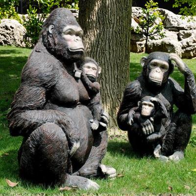China Lifelike Gorilla Sculpture Fiberglass Primate Statue For Zoo Jungle Themed Parks for sale