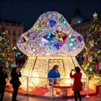 China Large scale Light Sculpture with dynamic stainless steel design and color shifting effects perfect for mall decoration and display for sale