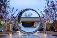 China Custom Stainless Steel Fountain Sculpture 316L Hoop Design for Luxury Real Estate and Architectural Outdoor Decorative Applications for sale