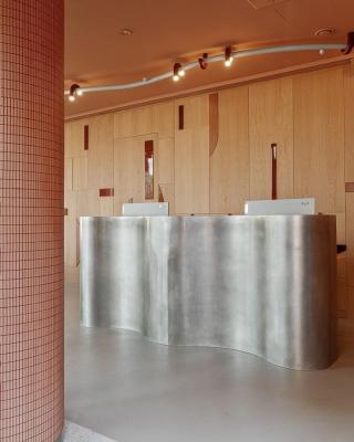 China 3D Water Ripple Texture Stainless Steel Custom Sculpture Bar Counter For Restaurant for sale