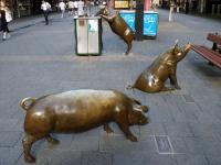 China Custom Animal Sculpture Metal Brass Bronze Pig Statue Life Size Garden Decoration Durable Outdoor Metal Craft Sculpture for sale