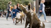 China Custom Animal Sculpture Metal Brass Bronze Pig Statue Life Size Garden Decoration Durable Outdoor Metal Craft Sculpture for sale