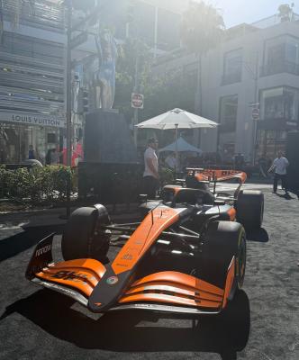 China Custom Orange F1 Show Car Racing Replica with Automotive Grade Paint and Knock-down Structure for sale