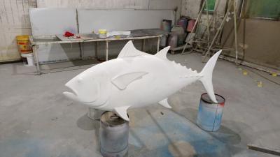 China Giant Realistic Tuna Fish Sculpture with Hand-Painted Weather-Resistant Finish and Customizable Options for sale