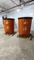 China Custom Logo High-Strength Fiberglass Resin Barrel Sculpture with Automotive-Grade Gloss Paint and Gold Foil Lettering for sale