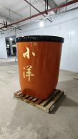 China Custom Logo High-Strength Fiberglass Resin Barrel Sculpture with Automotive-Grade Gloss Paint and Gold Foil Lettering for sale