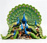 China Weather-Resistant Hand-Painted Customizable Size Fiberglass Peacock Sculpture for Outdoor and Indoor Decoration for sale