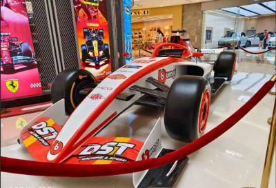 China High Temperature Resistant Fiberglass F1 Sculpture, Custom Outdoor Life Size Racing Model for Theme Park for sale