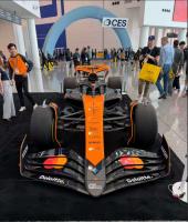 China Life Size Fiberglass Formula 1 Display Model, Customizable Full-Size Racing Car Sculpture for Mall & Exhibition for sale