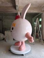 China Customizable Weather Resistant Fiberglass Bunny Sculpture with IP65 Waterproof for Outdoor Display for sale