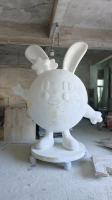 China Customizable Weather Resistant Fiberglass Bunny Sculpture with IP65 Waterproof for Outdoor Display for sale