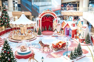 China Customized Fiberglass Christmas Village Installation with Integrated LED Lighting for Festive Displays for sale