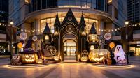China Fiberglass Halloween Castle Sculpture with LED Lighting and Interactive Pumpkin Arch Decor for Commercial Displays for sale