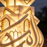 China 3M Modern Arabic Geometric Light Tower Fiberglass Sculpture with Customized Color Weather Resistant and Intelligent Lighting for sale
