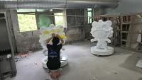 China Customized UV Resistant Fiberglass Sculpture with Automotive Grade Paint for Mascot Statue for sale