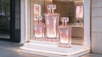 China Giant Fiberglass Perfume Bottle Sculpture with Customizable LED Lighting and Interactive Function for Premium Window Displays for sale
