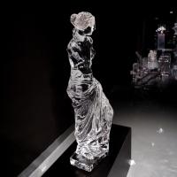 China Modern Acrylic Art Sculptures with Smooth Finish - Abstract Tabletop Decor for Indoor Spaces for sale