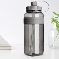 China 2L Large Capacity Plastic Water Bottle Straw Bottle ‎Glossy Finish for sale