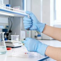 China Non Sterile Blue Nitrile Examination Gloves Single Use AQL 1.5 Nitrile Gloves for sale