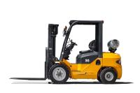 China 1.5 - 3.5ton Gas Powered Four Wheel Forklift , Heavy Equipment Forklift With Different Engine Option for sale
