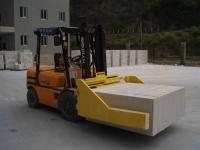 China Reliable Clamping Forklift Truck Attachments Carbon Steel Block Clamps With Arm Length 1200mm for sale