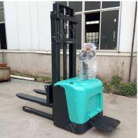 China 1.5 / 2 Ton 5M Electric Stacker Truck Wide Ligs Handle Heavy Loads Forklift for sale