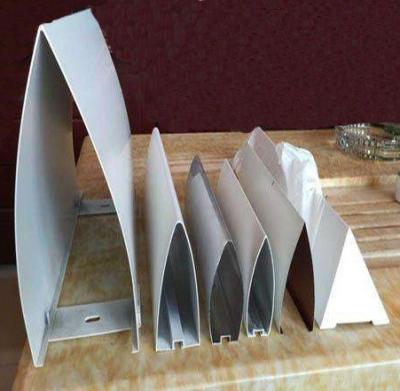 China Aluminum Bullet Shaped Profile Suspended Baffle 20Wx100H Powder Coating for sale