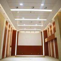 China Anti Corrosion Fiberglass Ceiling Tiles 600x600mm White Beveled Edge for sale