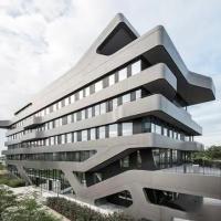 China PVDF Solid Aluminum Facade Panels Polyester Powder Coated 2000x4000mm for sale
