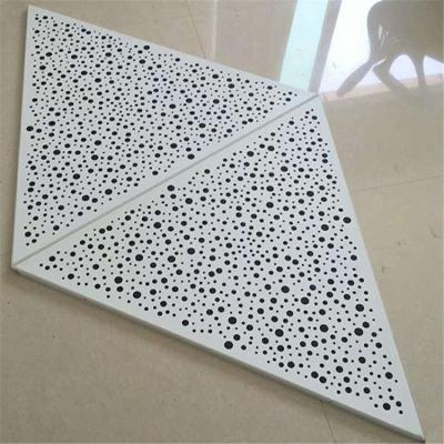 China 1000x1000x1000mm Aluminum Metal Ceiling Clip In Metal Triangular Ceiling for sale