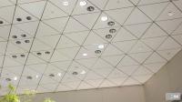 China Customizable Color Aluminum Triangular Clip In Ceiling 1000x1000x1000mm for sale