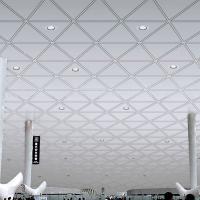 China Customizable Color Aluminum Triangular Clip In Ceiling 1000x1000x1000mm for sale