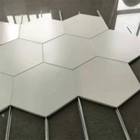 China Aluminum Hexagonal Clip-In Ceiling For Convention Center Wall Decoration for sale