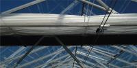 China Aquaponics Venlo Glass Greenhouse With Full Roof Windows Ventilation System for sale