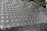 China Silver Effect Embossed Aluminium Sheet 24 X 24 4x4 5052 5005 H32 Aluminium Chequered Plate for sale