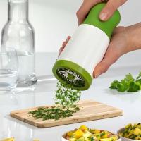 China Home Kitchen Accessories Practical Coriander Mill for Vegetables Parsley Spices and Herbs for sale