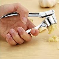 China 135G Heavy Duty Garlic Press Mincer Ginger Crusher Peeler Squeezer Chopper 15.5cm Kitchen Tool for sale