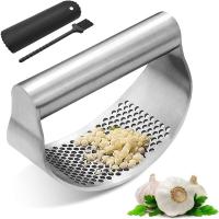 China 304 Stainless Steel Garlic Chopper Mincer Crusher 120g Easy Squeeze Clean Kitchen Grater for sale