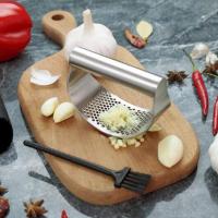 China 304 Stainless Steel Garlic Chopper Mincer Crusher 120g Easy Squeeze Clean Kitchen Grater for sale