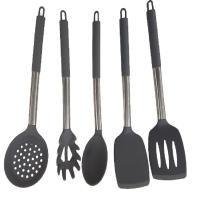 China Silicone Nonstick Kitchen Utensil Set 5 Piece Heat Resistant Spatula Spoon for Frying Fish Leak for sale