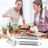 China Garlic Masher Vegetable Pepper Ginger Squeezer Handheld Crushing Tool Kitchen Accessories for sale