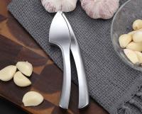 China Food Grade Garlic Press Mincer Ginger Crusher Peeler Squeezer 16x3cm Heavy Duty Zinc Alloy Kitchen Tool for sale