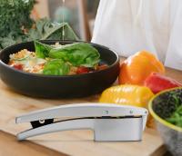 China 2 in 1 Aluminum Alloy Garlic Press and Slicer Ginger Chopper 6.5x4.5x20.5cm Custom Logo for sale