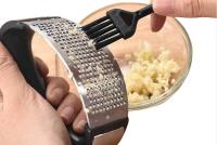 China 403 Stainless Steel Garlic Press Peeler Manual 11.2cm Kitchen Tool for Fruit Vegetable for sale
