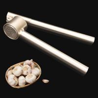 China 304 Stainless Steel Manual Garlic Crusher Press 15.5cm Kitchen Gadget for Garlic Mincing for sale