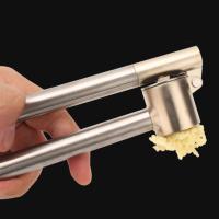China 304 Stainless Steel Manual Garlic Crusher Press 15.5cm Kitchen Gadget for Garlic Mincing for sale