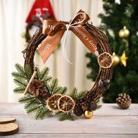 China Christmas Wreath with Red Berries and Pine Cones 0.5kg Plush Cloth Plastic Decoration for sale