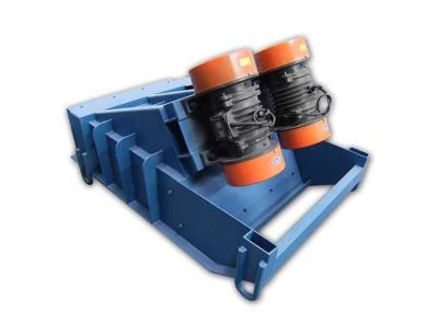 China Automatic Control Vibrating Screen Feeder Uniformly Quantitatively Block Feeding for sale