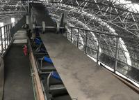 China Motorized Pulley Driven Rubber Inclined Belt Conveyor Simple Structure for sale