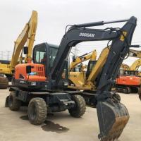 China Made in Korea original used doosan dx60w-9 wheeled excavator 6 ton in Shanghai for sale